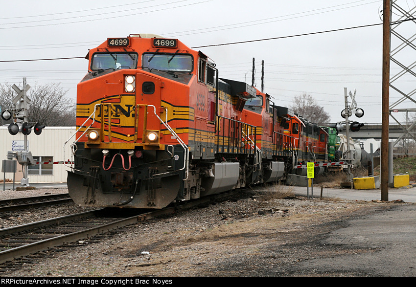 BNSF 4699